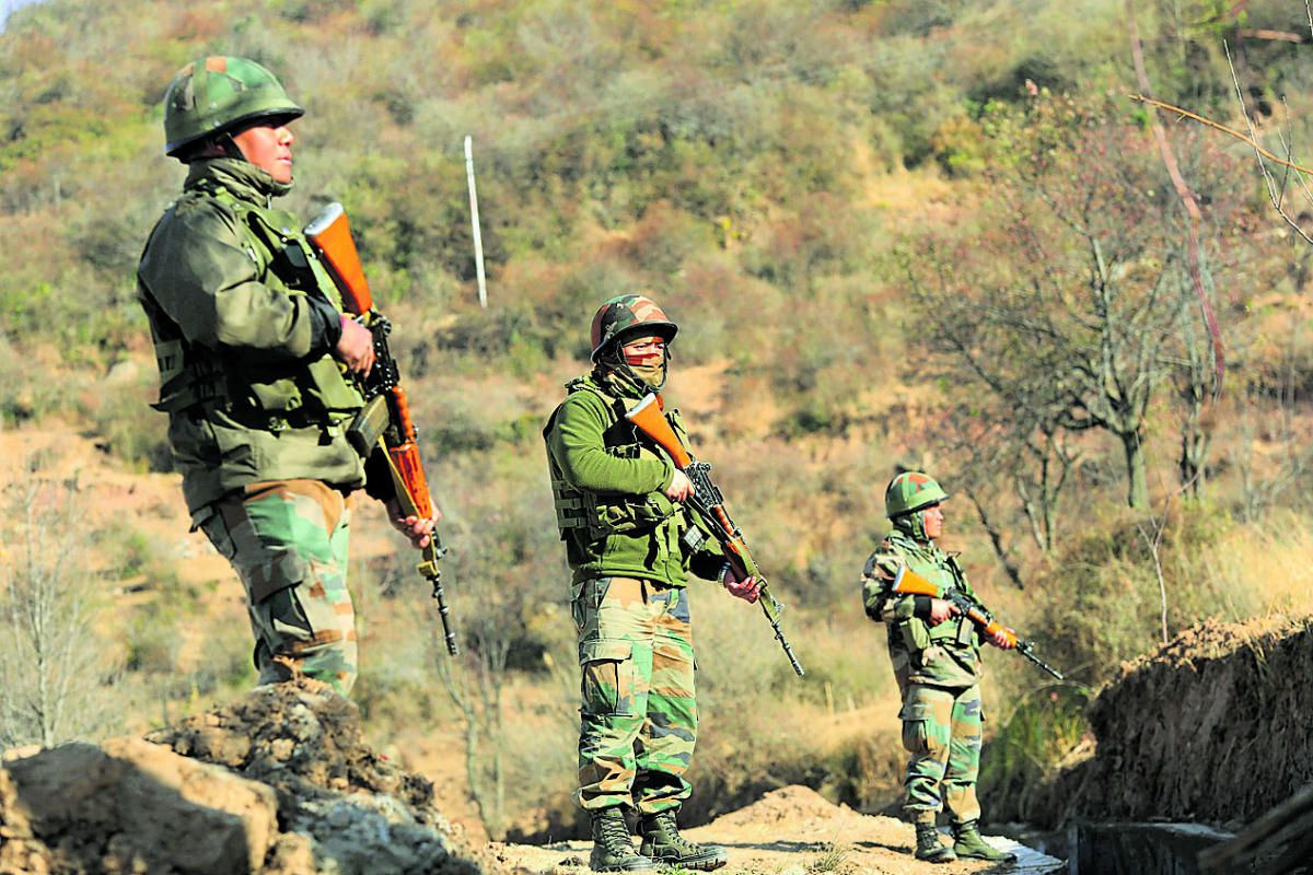 Pakistan Steps-Up Shelling Along LoC In J&K – Jammu Kashmir